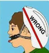 wrong way to wear a helmet - Meme subido por unknownname34 :) Memedroid